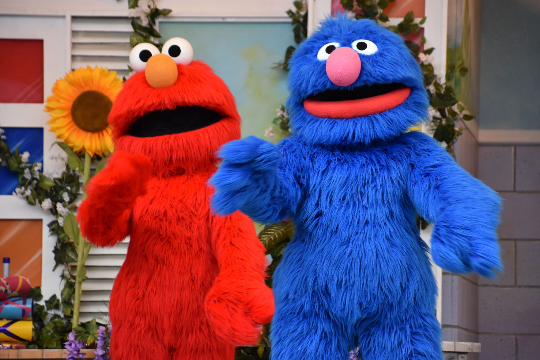 Sesame Street offers Elmo’s Playdate to help kids connect in ...
