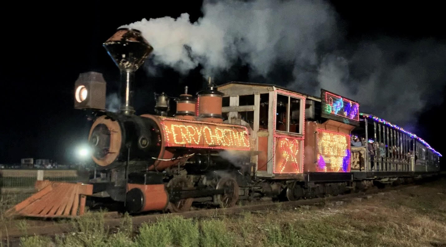 All Aboard: Kirby Farm Christmas Train ride brings on the joy when we ...