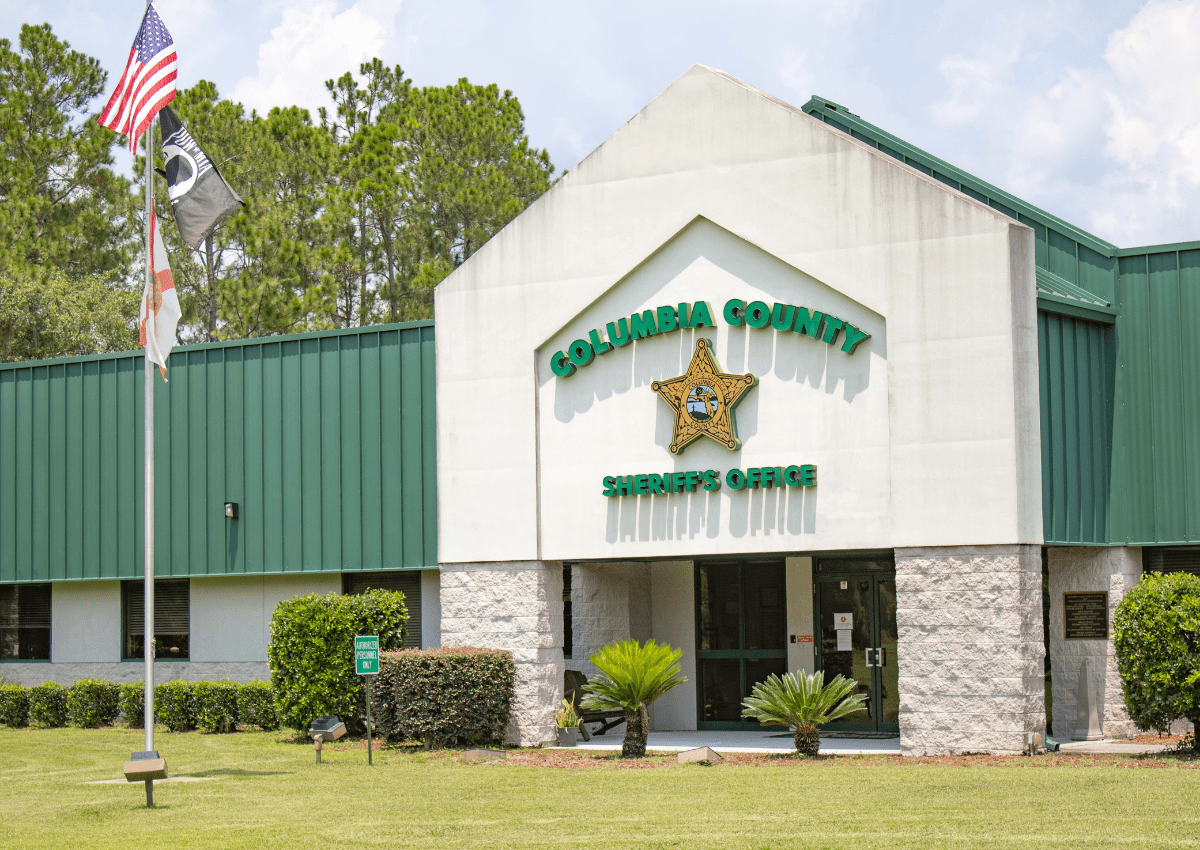 CCSO deputies search for parole violator