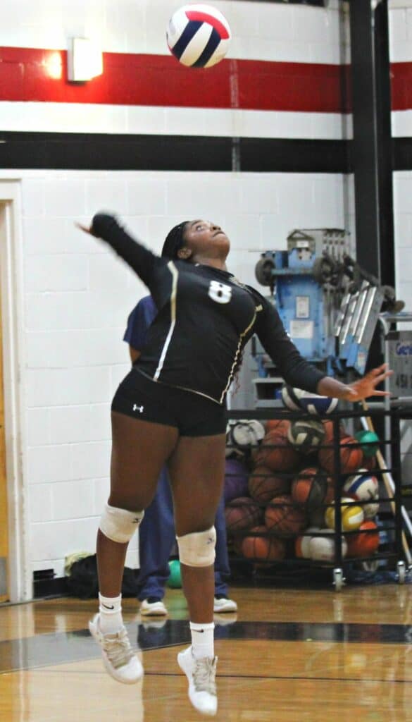 Buchholz edges The Rock in five sets