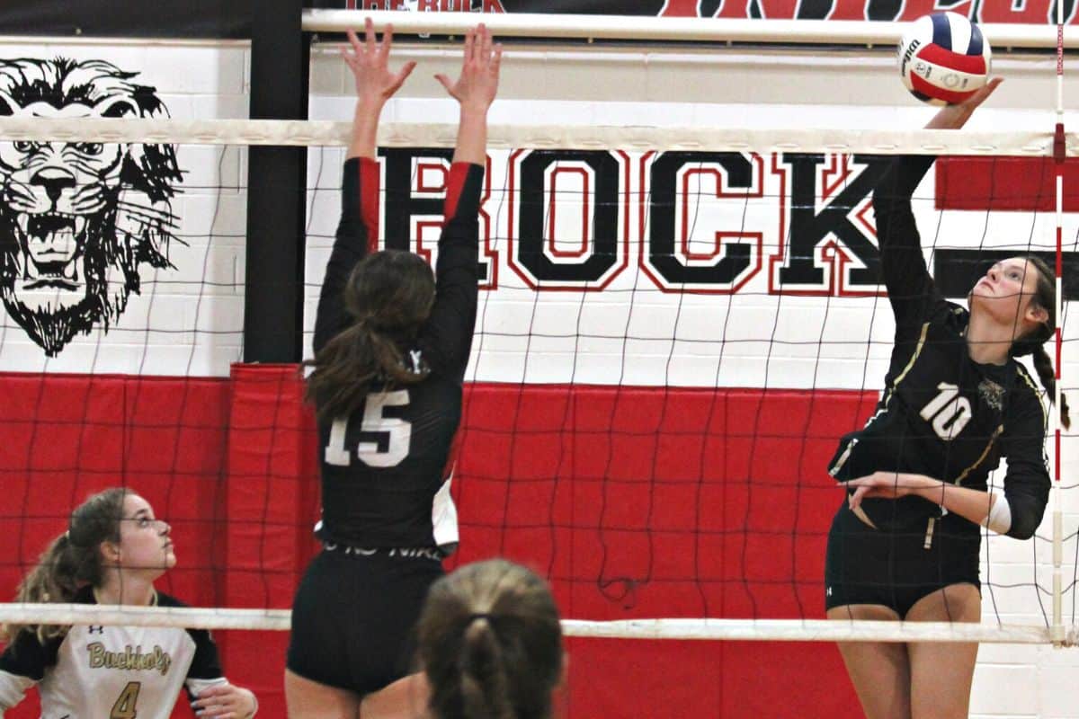 Buchholz edges The Rock in five sets