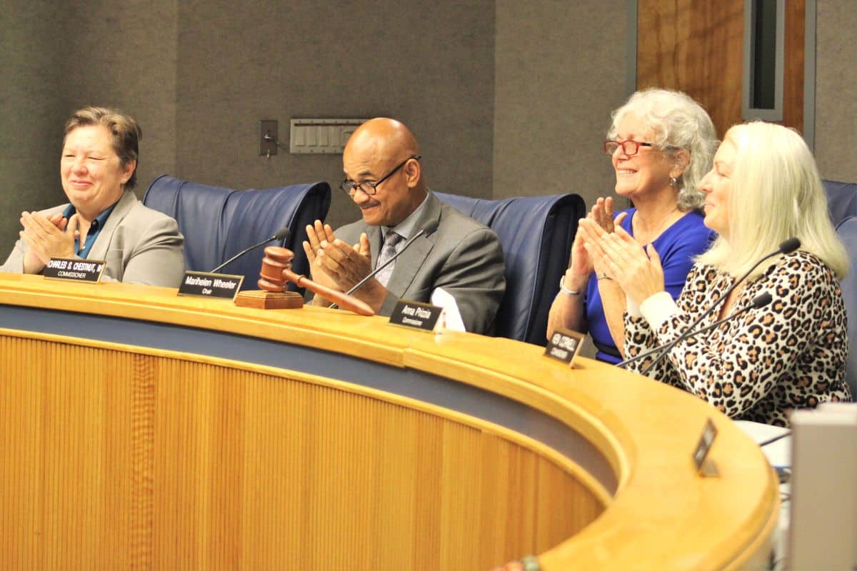 Alachua County swears in three commissioners