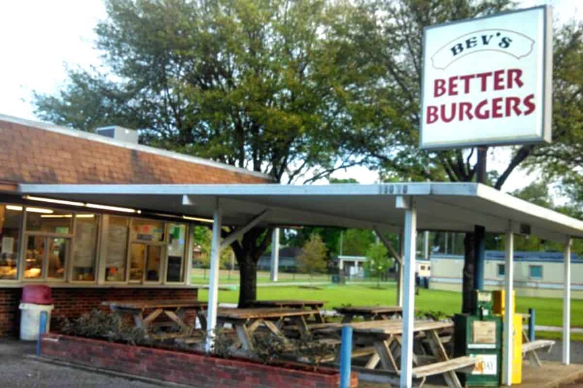Bev’s Burgers headed to Newberry