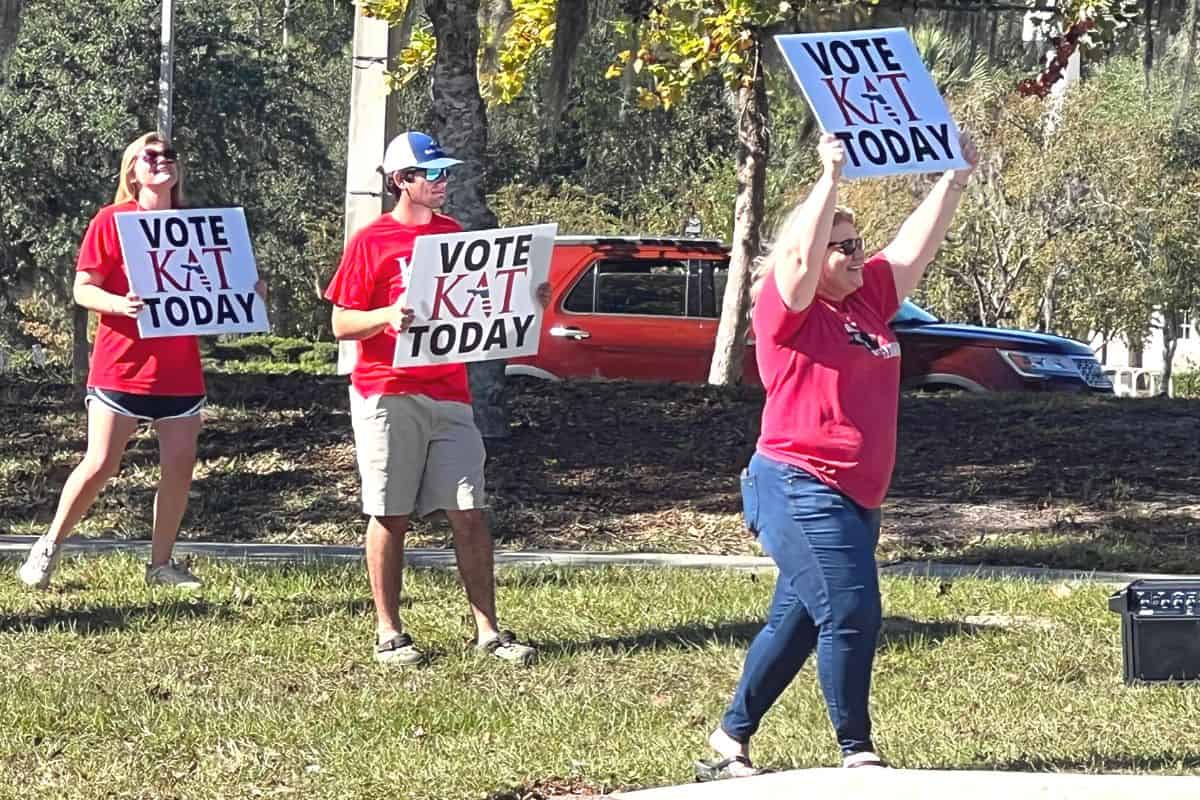 Familiar faces retain state, U.S. House seats