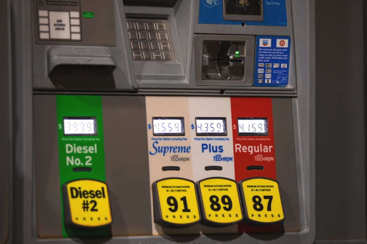 Gas prices decrease despite high demand