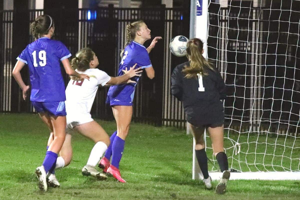 P.K. Yonge survives, advances to semifinals