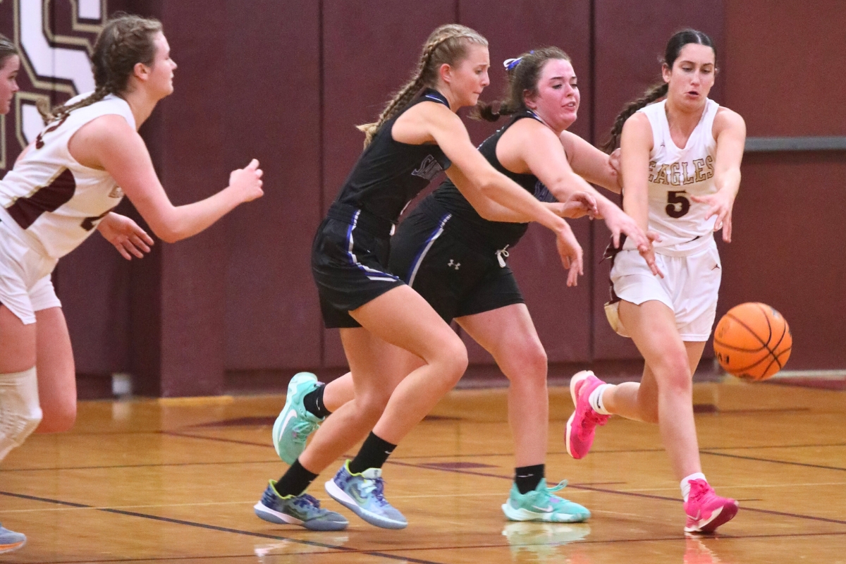 Oak Hall scoring runs put away St. Francis Catholic