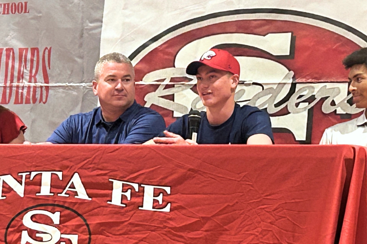 Santa Fe's Logan signs track and field NLI with South Alabama