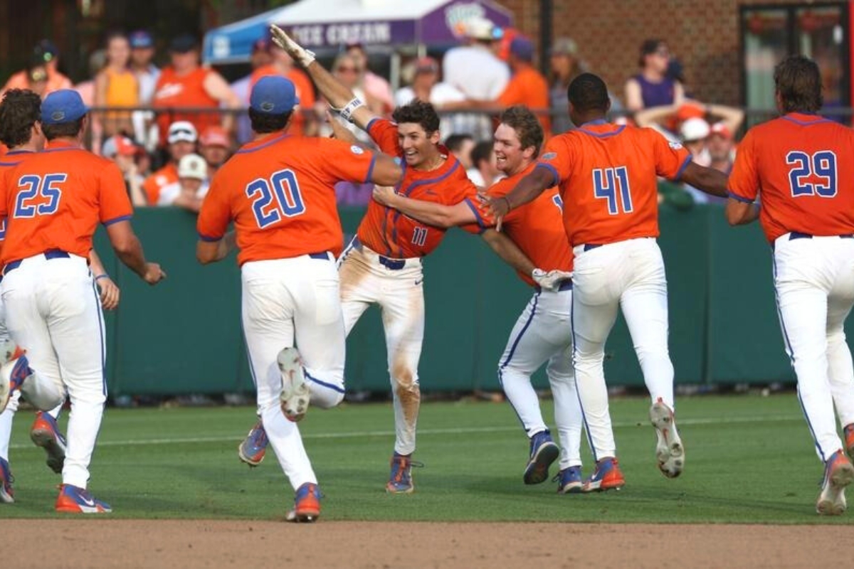 Ridaught: Gators, 'Noles to battle at College World Series