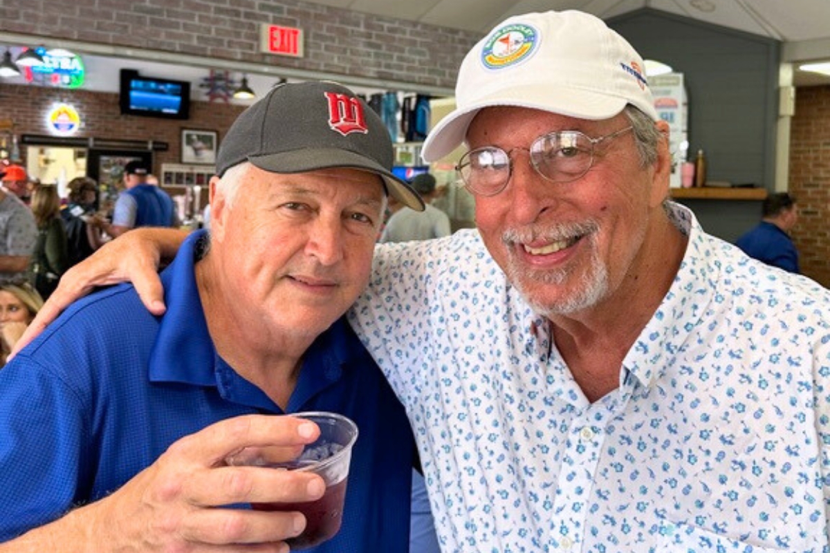 'Media Boys' Pat Dooley, Robbie Andreu take opposite retirement approaches.