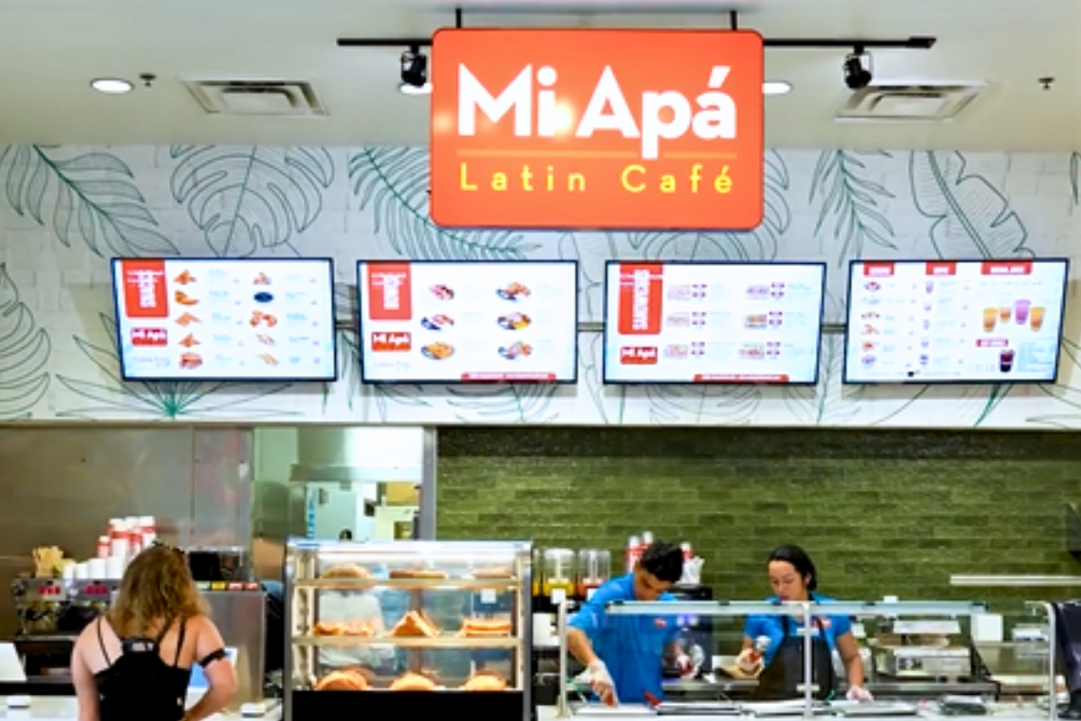 Mi Apa opens newest location at Oaks Mall