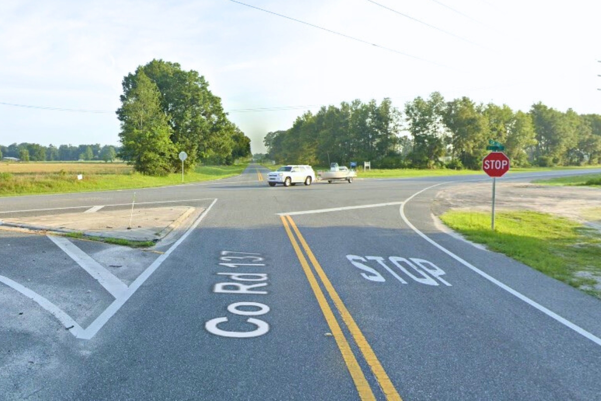Suwannee woman dies in 2-vehicle crash near Branford
