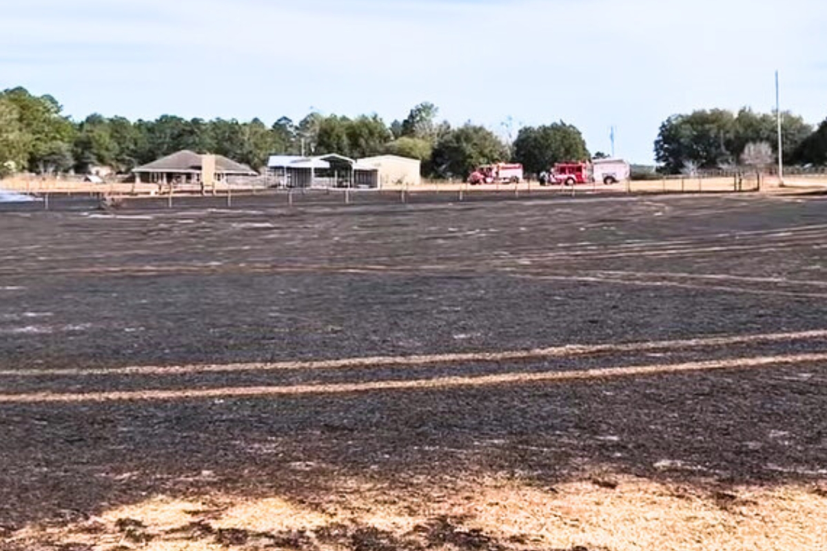 Firefighters extinguish brush fire north of High Springs