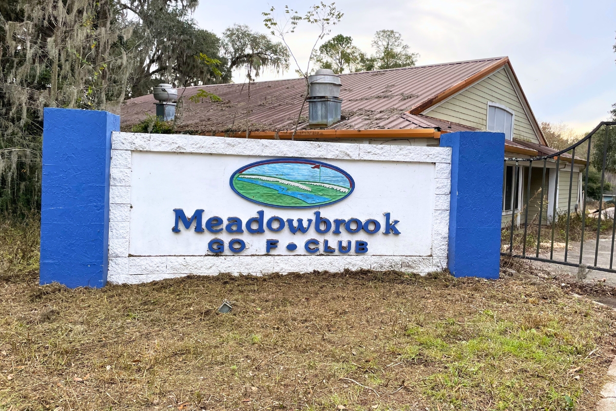 Housing developer eyes Meadowbrook Golf Course, residents hold meeting