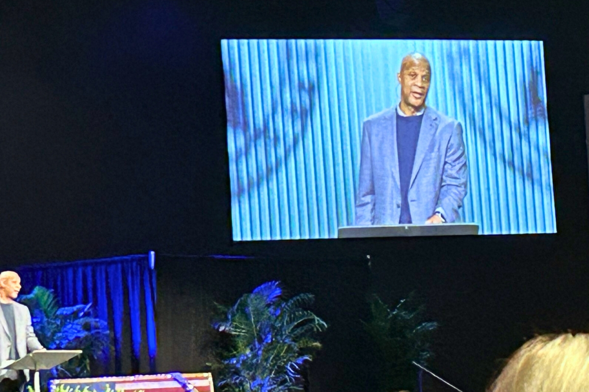 Darryl Strawberry speaks about redemption to FCA banquet crowd