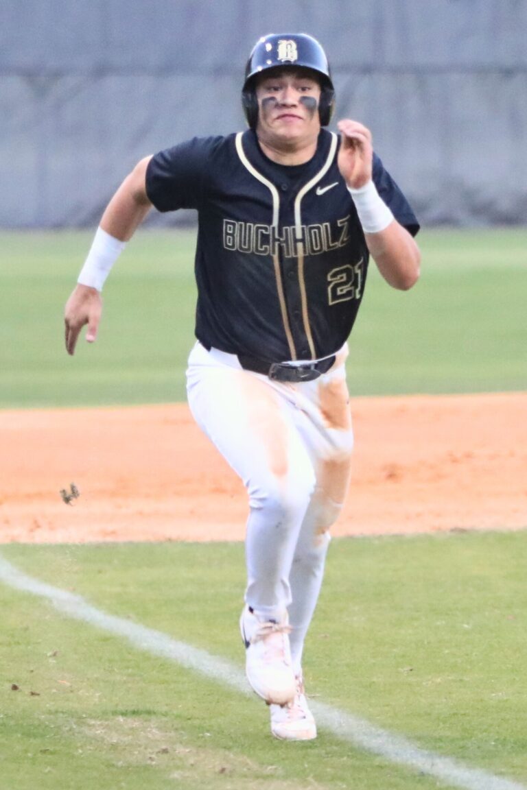 Buchholz rallies past Forest to stay unbeaten