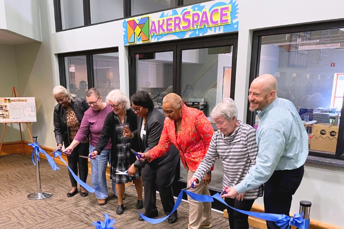 3D printing to sewing: Headquarters library unveils new MakerSpace