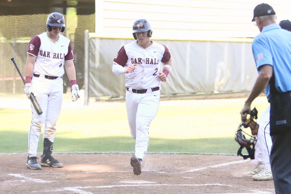 Oak Hall outlasts Hawthorne in high scoring affair