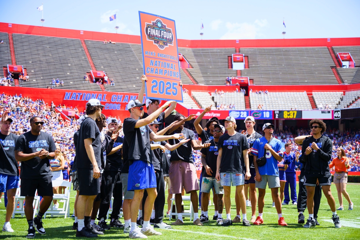 Gators men’s basketball team celebrates title at Orange and Blue game