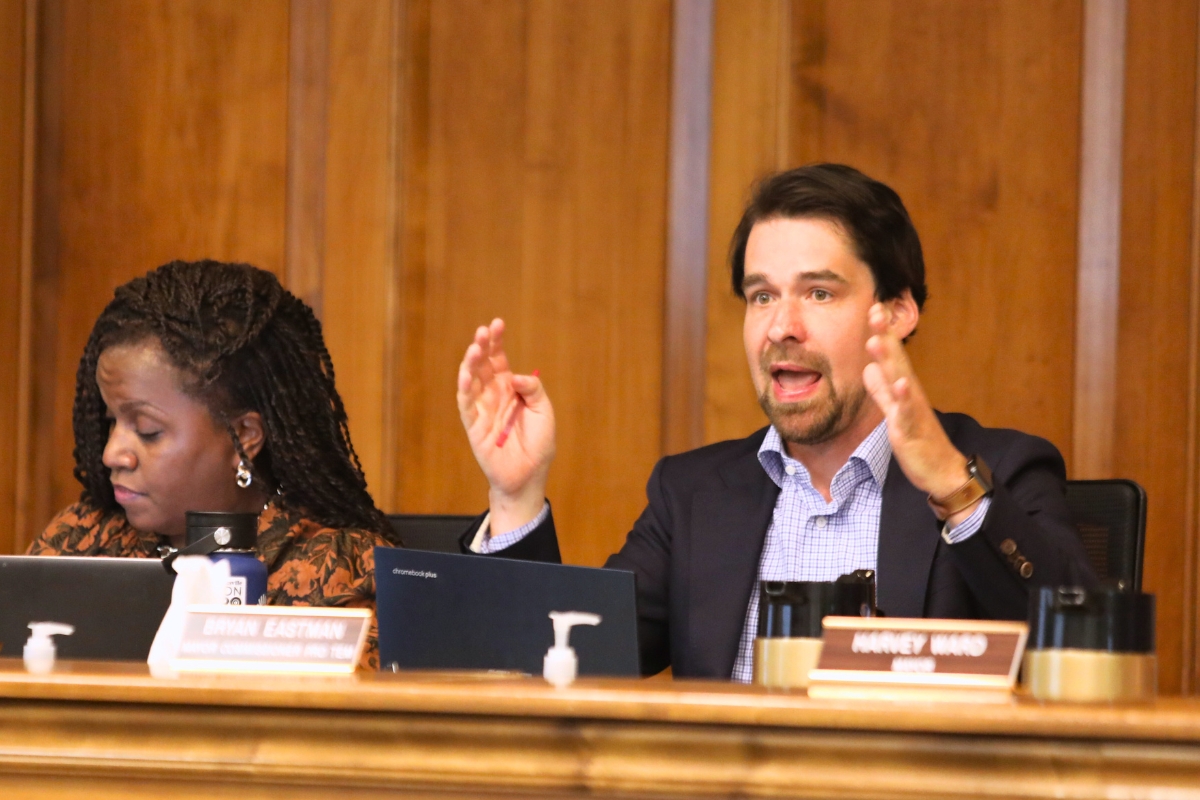 Gainesville OKs first reading for red-light cameras