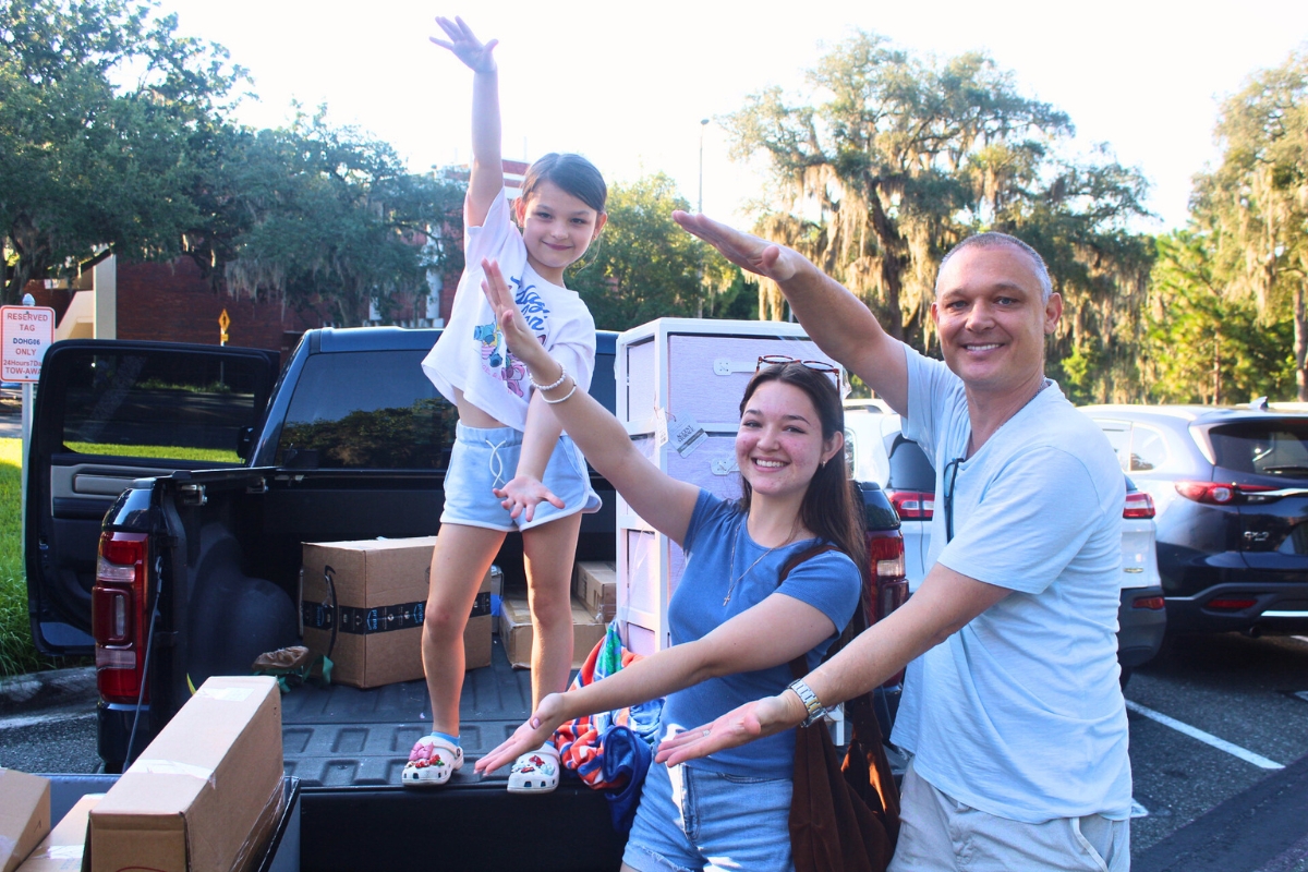 UF students arrive to campus for move-in day