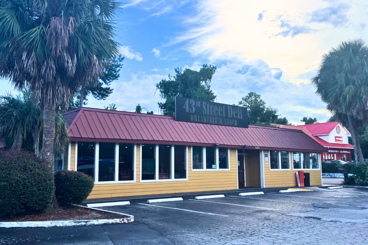 Linda Vista to open in former 43rd Street Deli storefront
