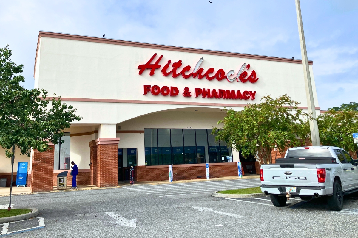 Hitchcock’s Markets to sell all 10 locations