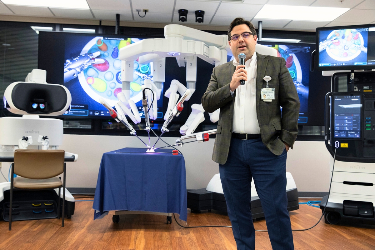 HCA North Florida Hospital unveils newest member of robotic surgical fleet